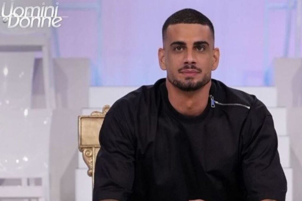 Alessio Pecorelli: età, dove vive, fidanzata, studi e lavoro, perchè è ...